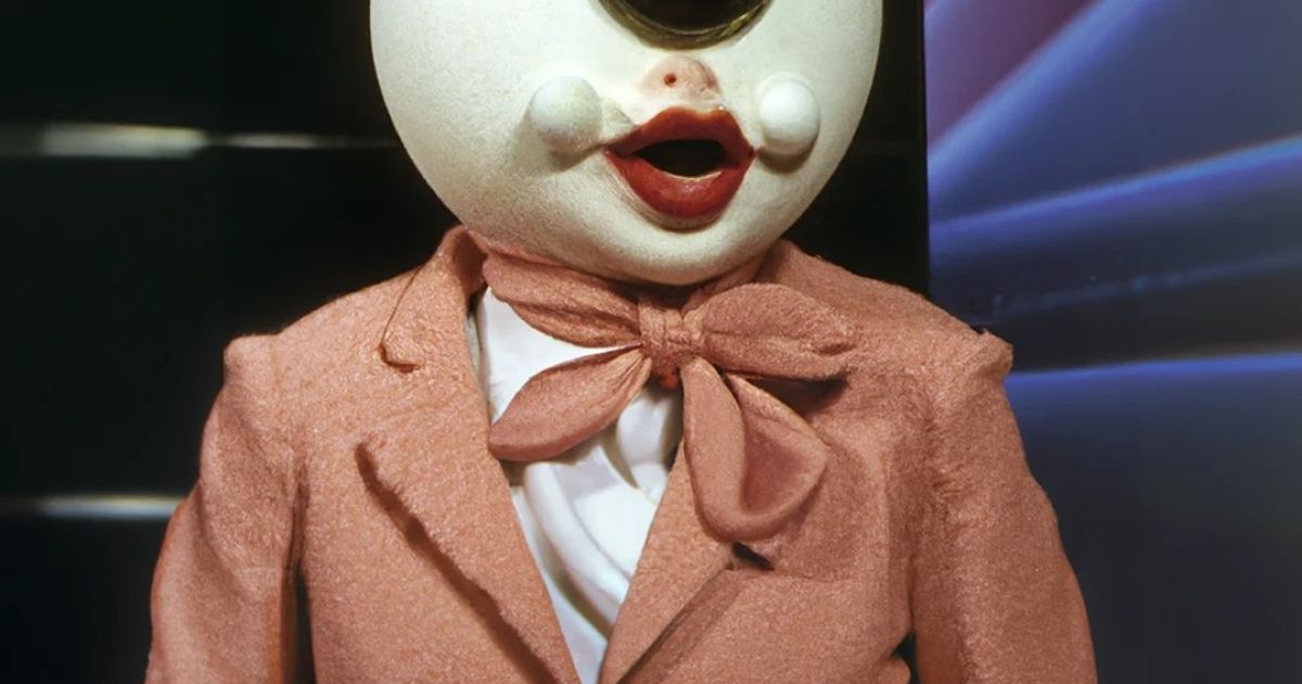 Imperfect bodies, self-representation and AI as a line of flight. An ...